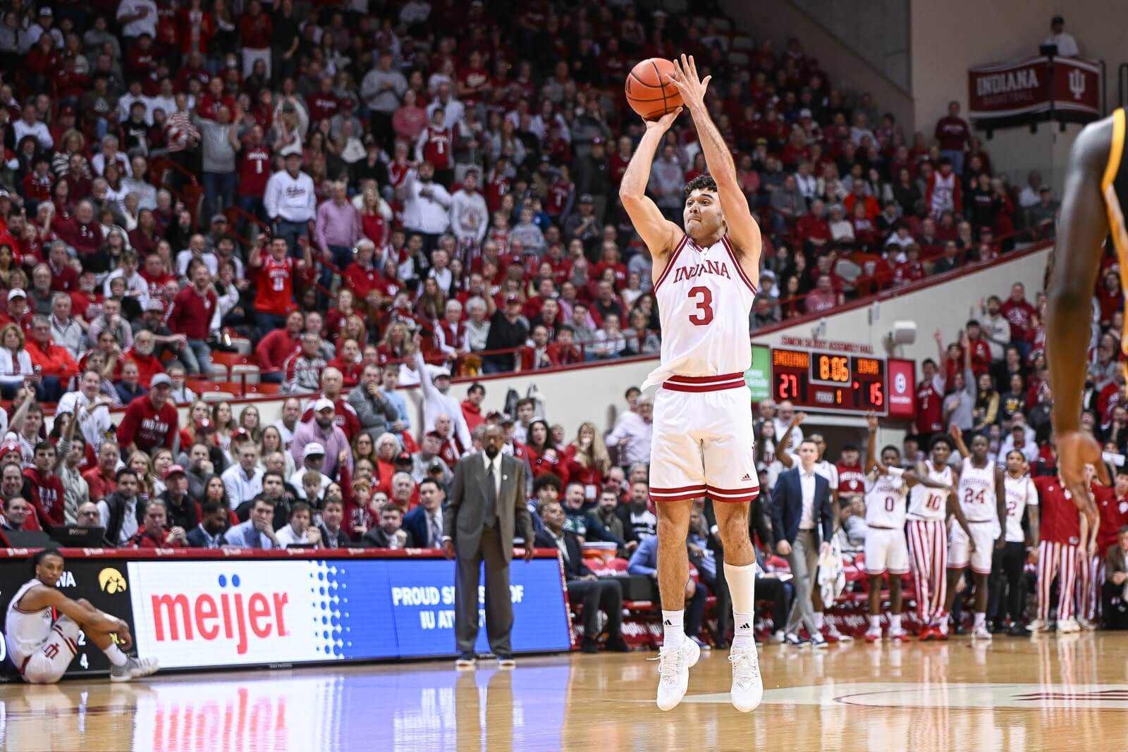 At the Buzzer: Indiana 74, Iowa 68 - Inside the Hall | Indiana Hoosiers ...