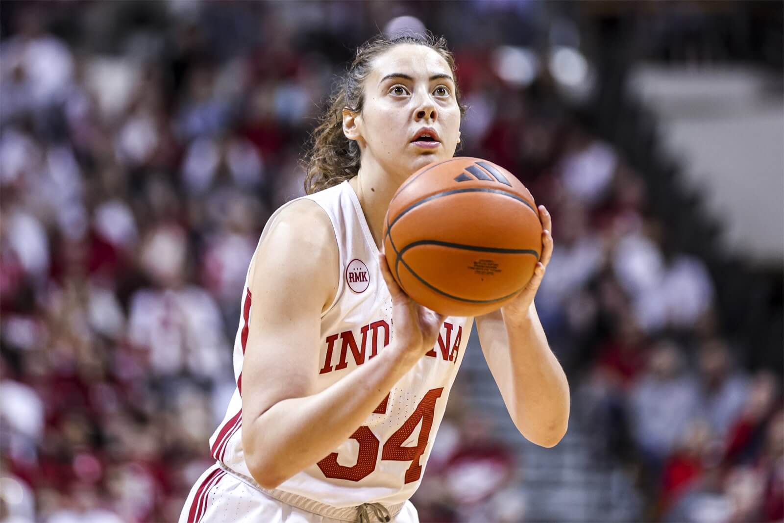 Mackenzie Holmes declares for 2024 WNBA draft, will undergo knee ...