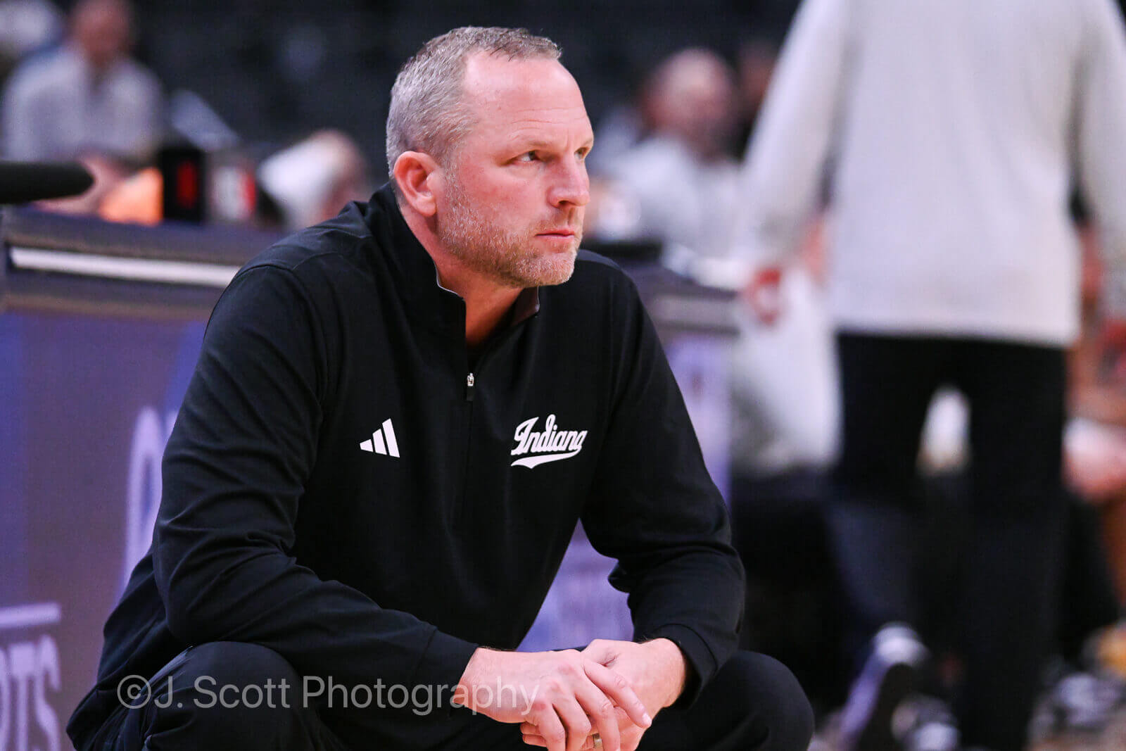 Inside IU basketball radio shows with Darian DeVries and Teri Moren to ...