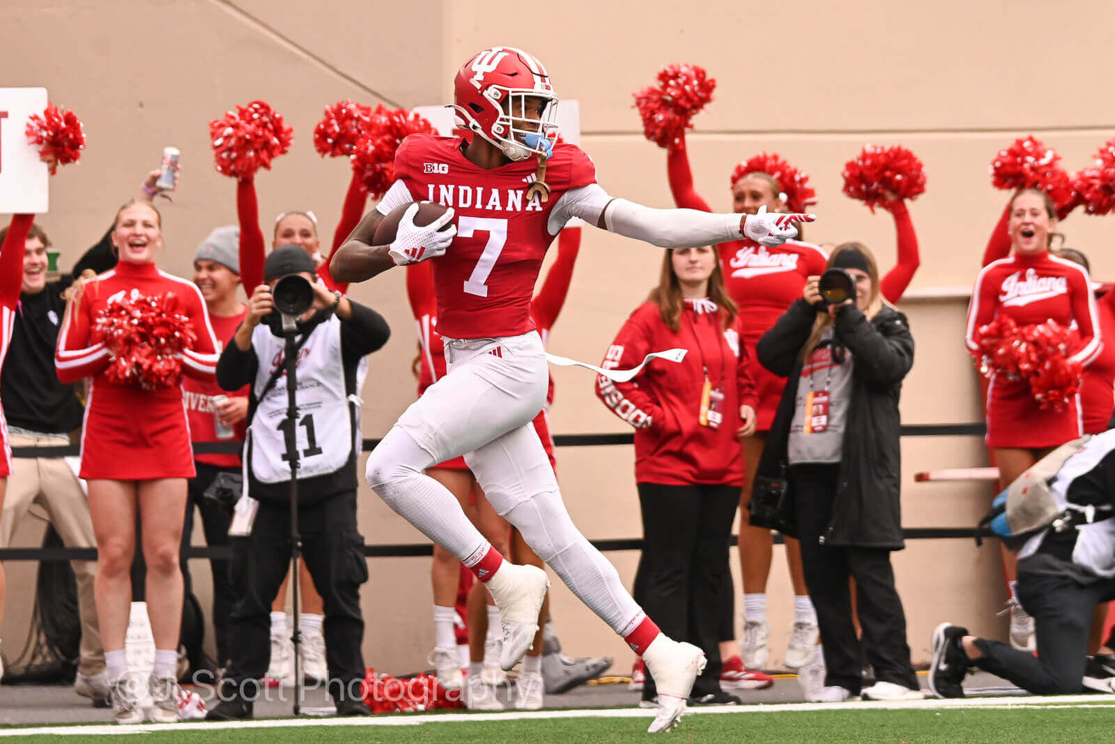 Open Thread: Discuss IU football's noon kickoff against Wisconsin ...